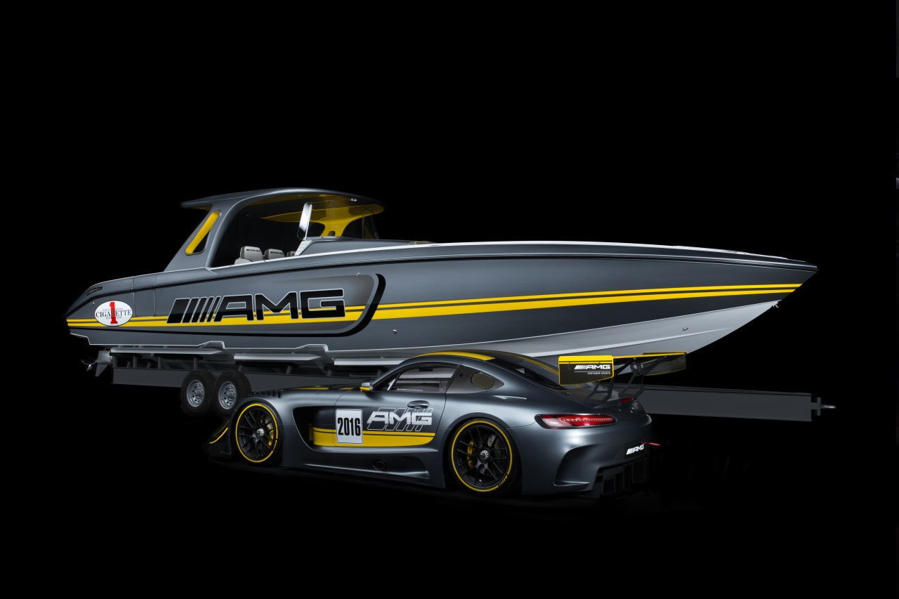 Neues Speedboot im Mercedes-AMG GT3 Style: Mercedes-AMG GT3 Ahoi ...